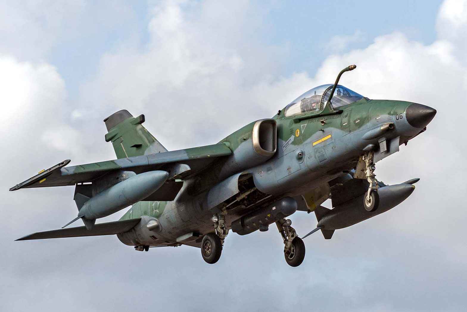 AMX: 30 Anos de um Projeto de Sucesso - Velho General